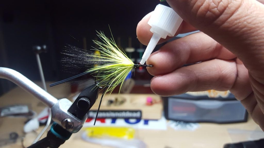 How to Tie the Sneaky Pete Pattern - The Wade